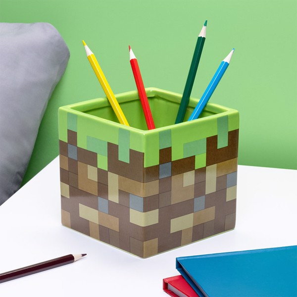 Minecraft - Pen & Plant Pot - Toys and Collectibles - EB Games New Zealand