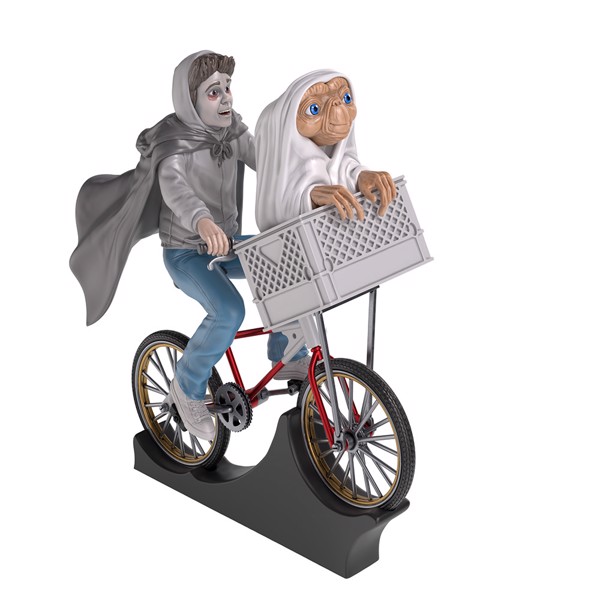 E.T. the Extra-Terrestrial - Over The Moon Diorama Figure - Toys and ...