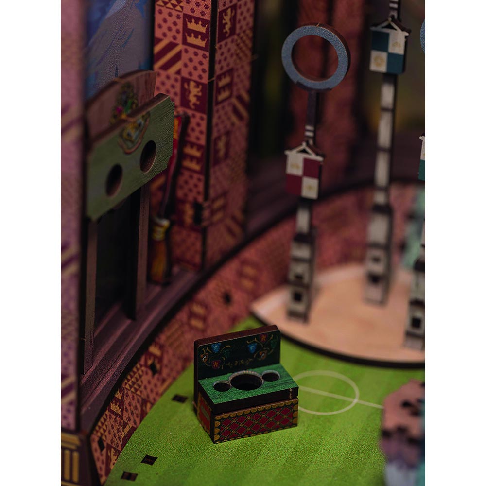 Harry Potter - Hogwarts Quidditch Field 1:24 Scale Book Nook Model Kit ...